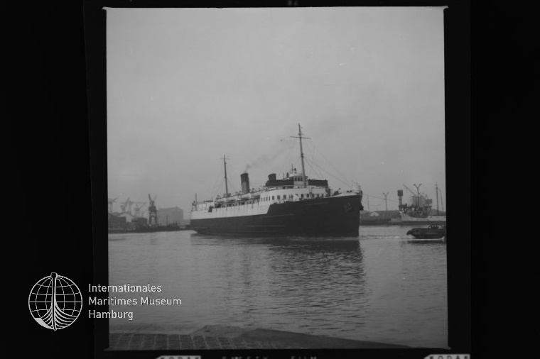 Shepperton Ferry (1935), British Transport Com., London